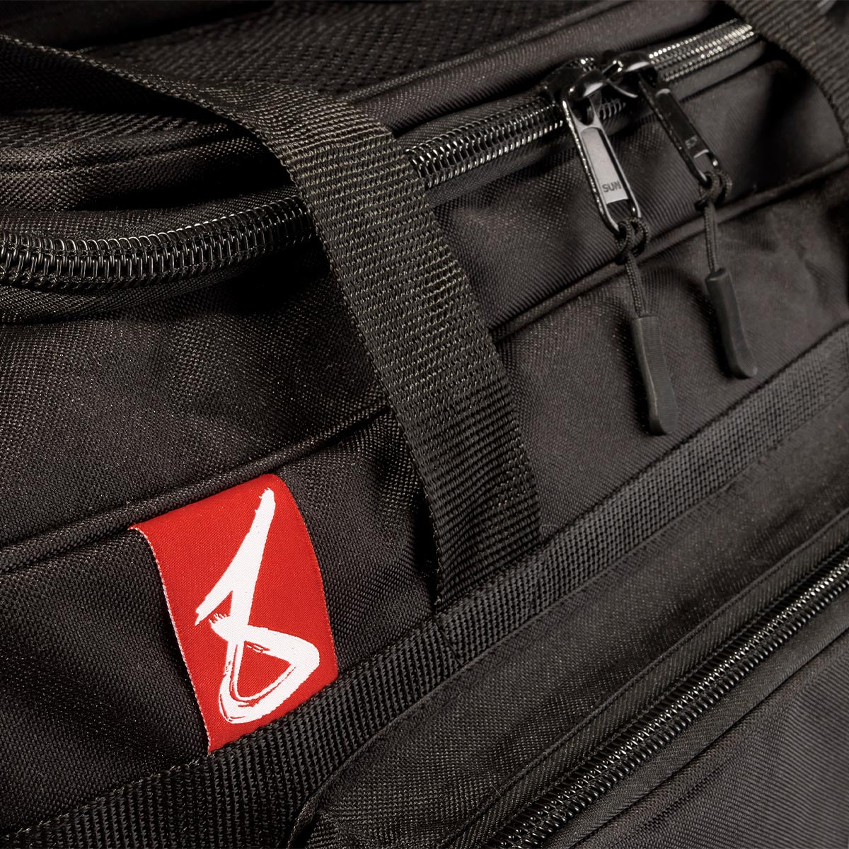8 WEAPONS Sport Bag, black-black – 8 WEAPONS Fightgear Shop - 8WEAPONS.com