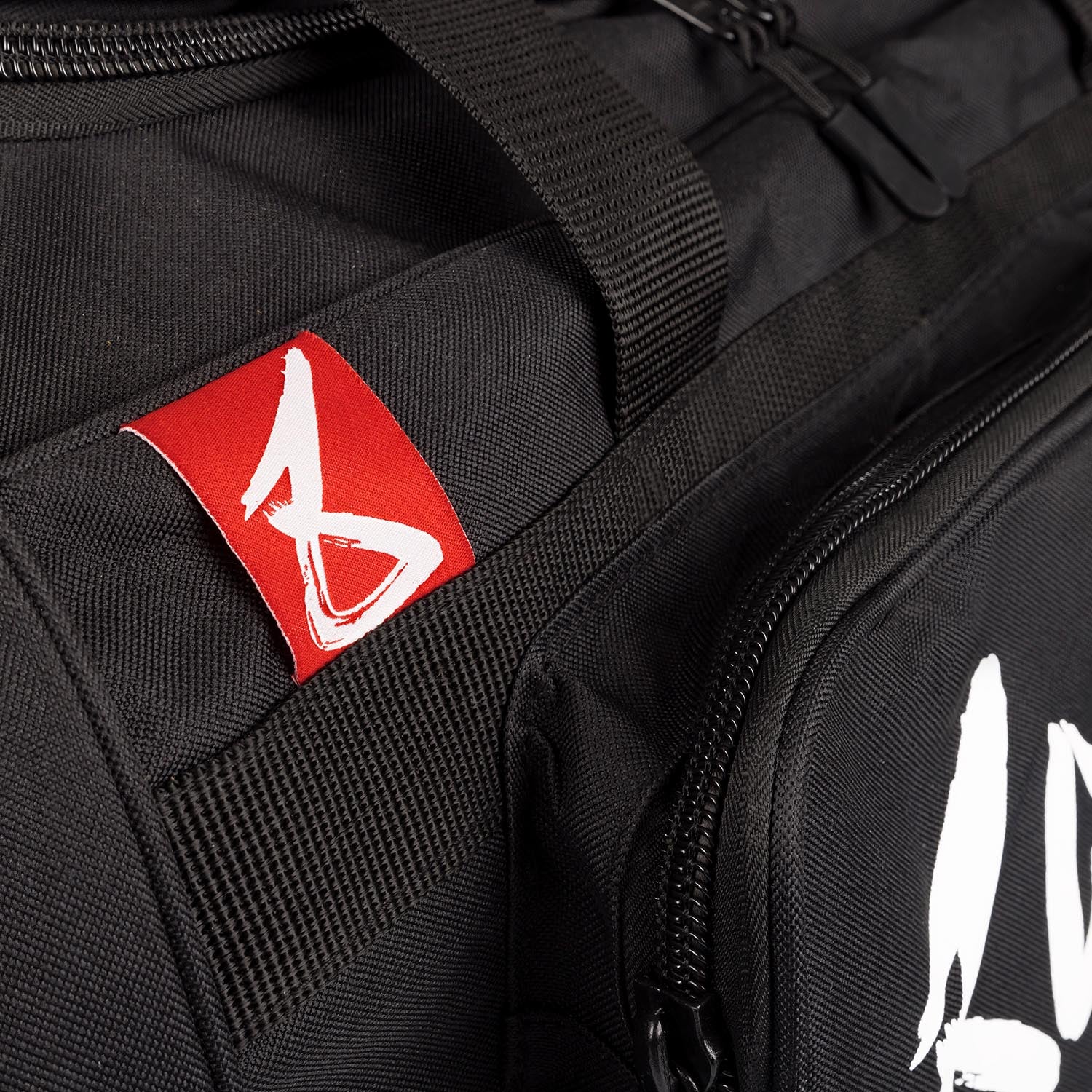 8 WEAPONS Sport Bag, black-white – 8 WEAPONS Fightgear Shop - 8WEAPONS.com